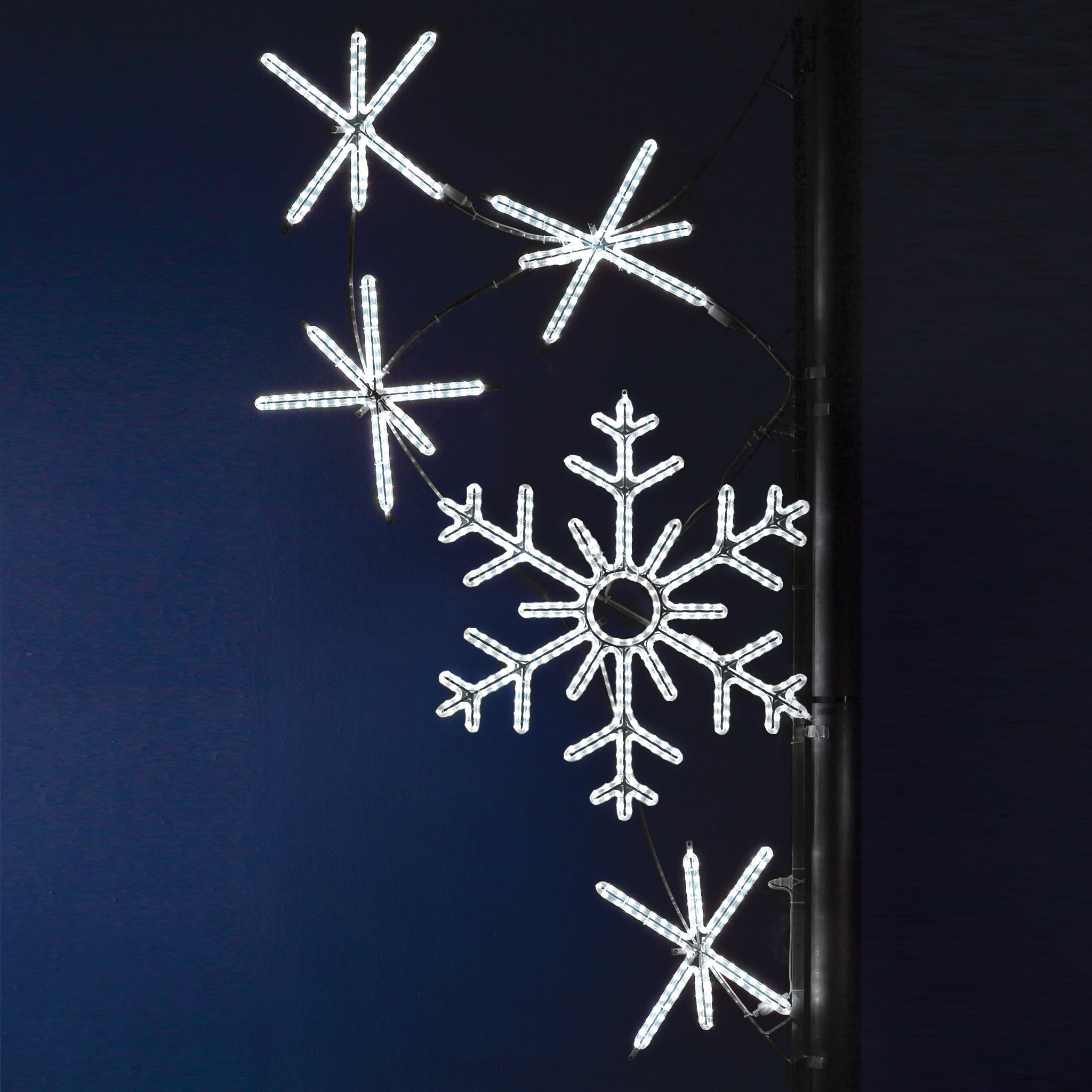 Snowflake Array Pole Mounts — HolidayLights.com